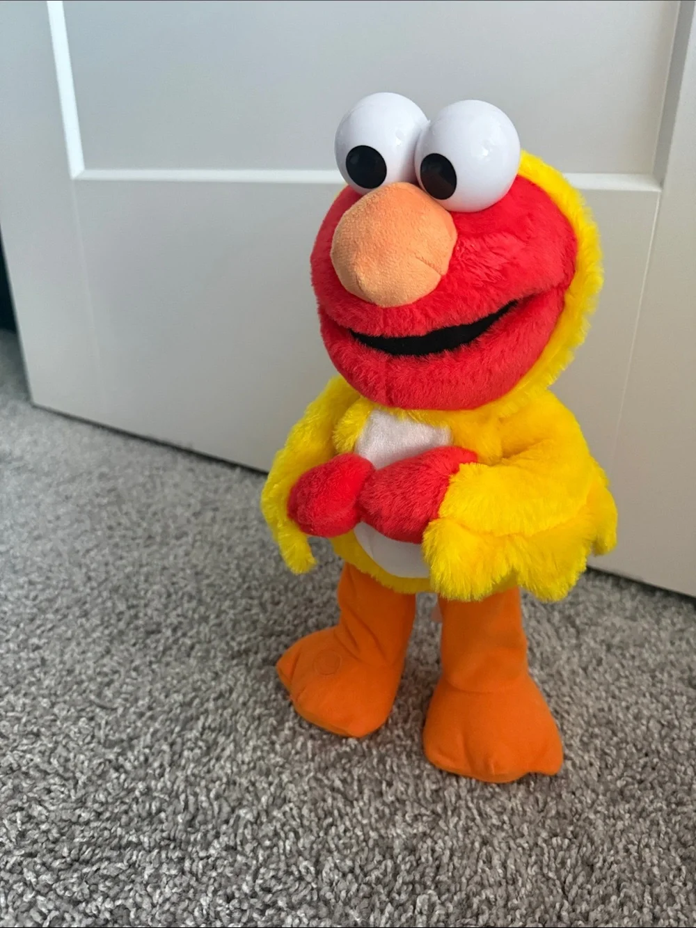 Sesame Street | Toys | Sesame Street Chicken Dance Elmo Feature 3inch ...
